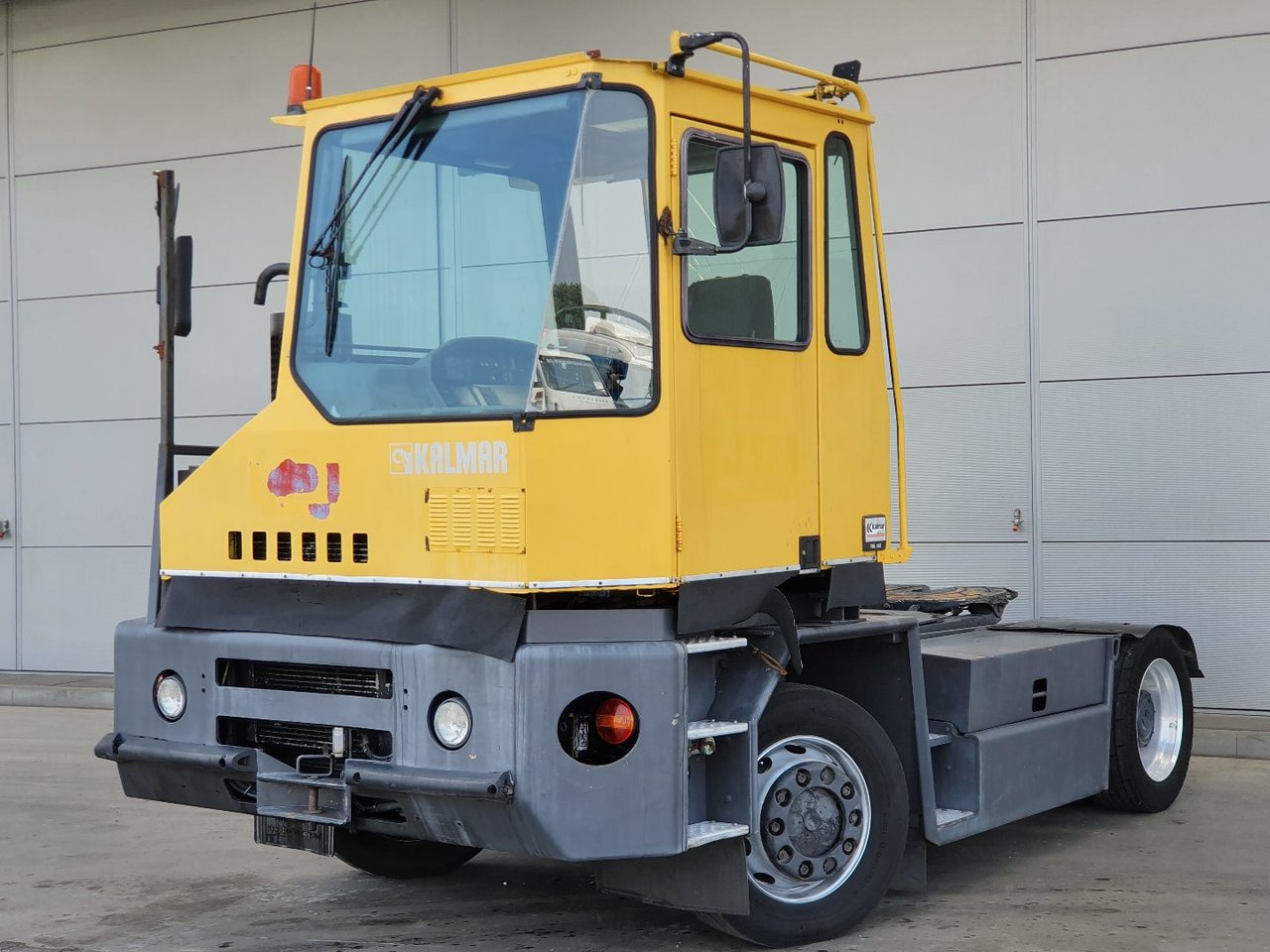 Terminal trekker huren | BAS Rent